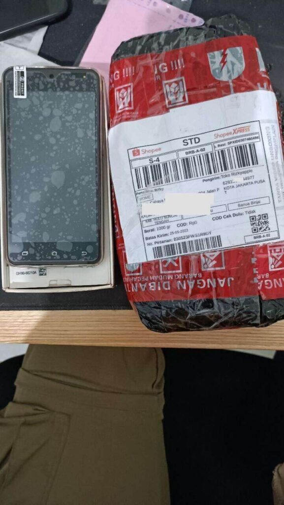 Hati-hati Menggunakan Shopee Xpress, Kirim iPhone 14 Berubah Jadi Dummy!